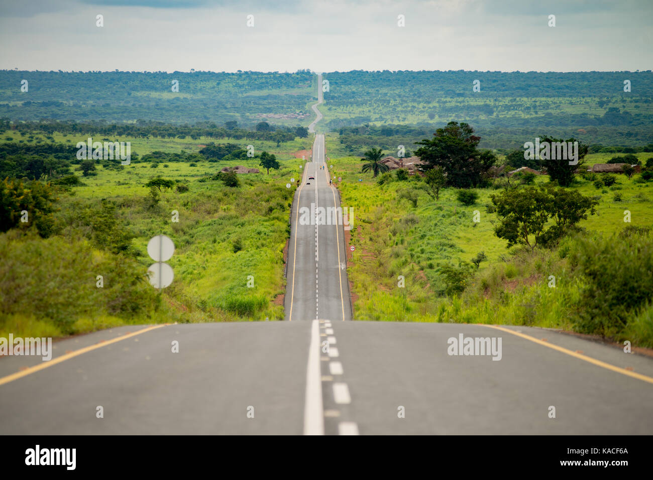 Estrada sem asfalto hi-res stock photography and images - Alamy
