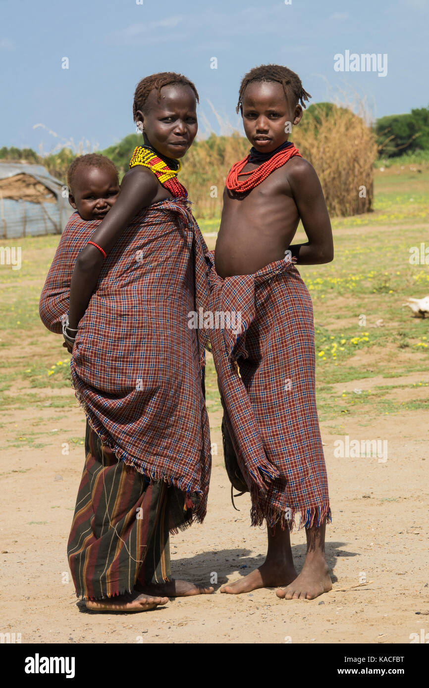 Friends attending Dassanech Proud Ox celebration, Salheng,Turkana ...