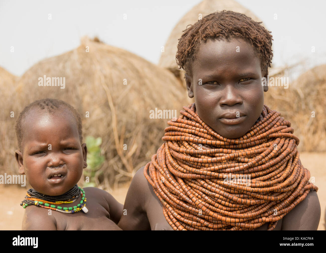 Nyangatom people hi-res stock photography and images - Alamy