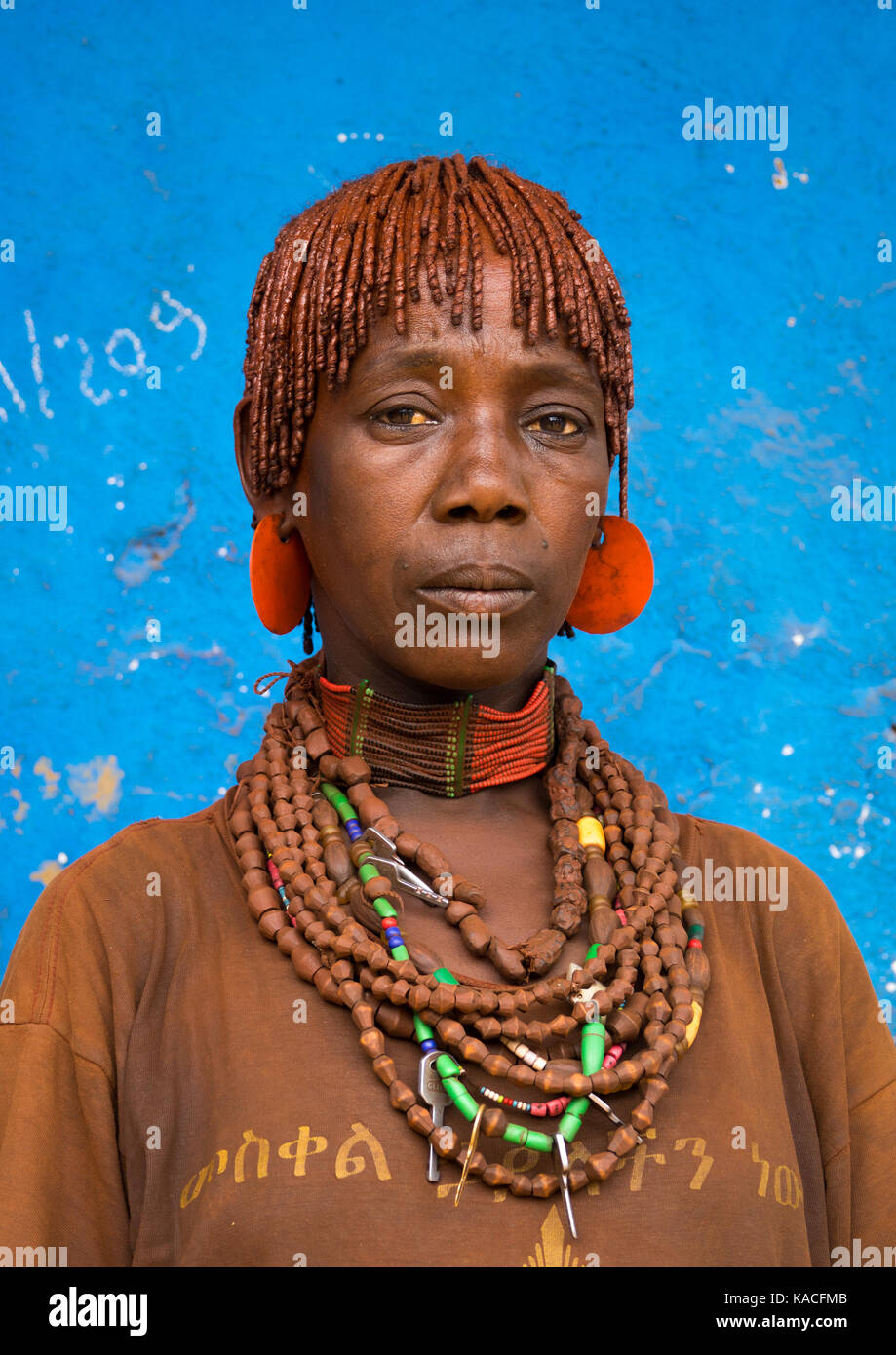 Hamer woman painted hi-res stock photography and images - Alamy