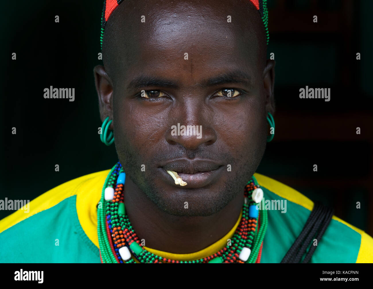Hamer tribe young man in Dimeka, Omo valley, Ethiopia Stock Photo - Alamy
