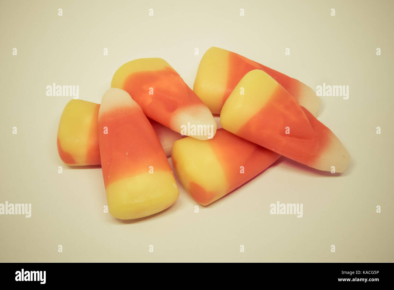 Pile of candy corn hi-res stock photography and images - Alamy