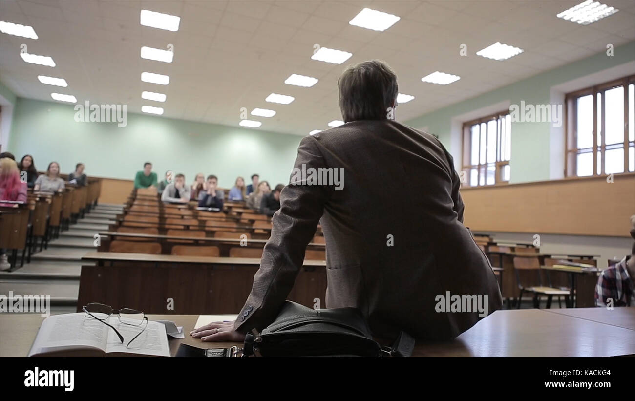 Lecture theatre from back hi-res stock photography and images - Alamy