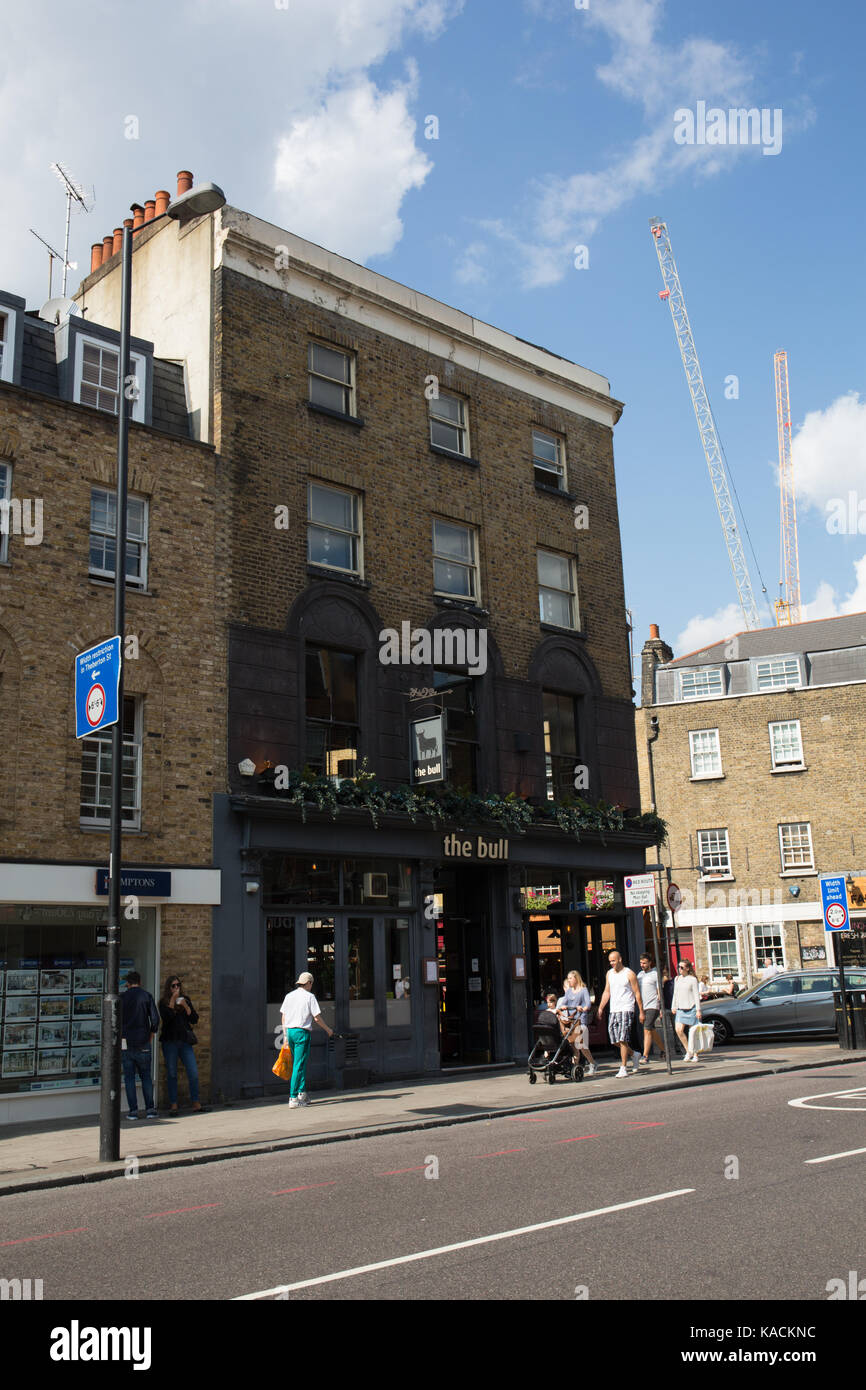 The Bull, Upper Street Islington London Stock Photo - Alamy