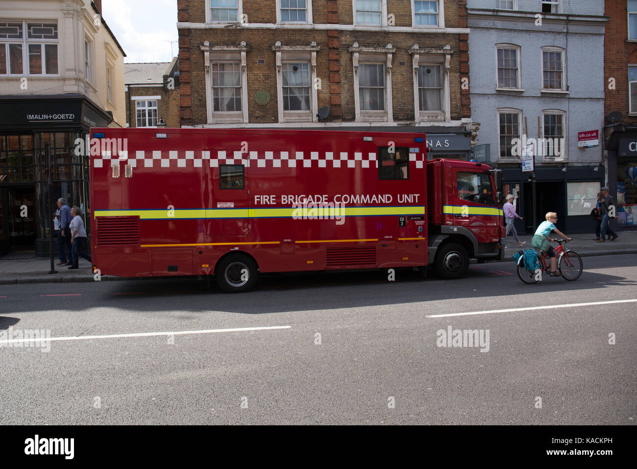 Fire engine uk and children hi-res stock photography and images - Alamy