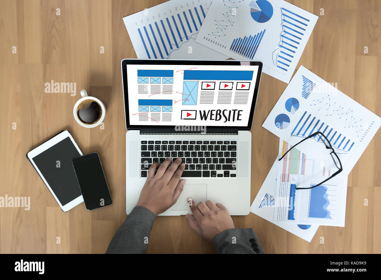 Working layout hi-res stock photography and images - Alamy