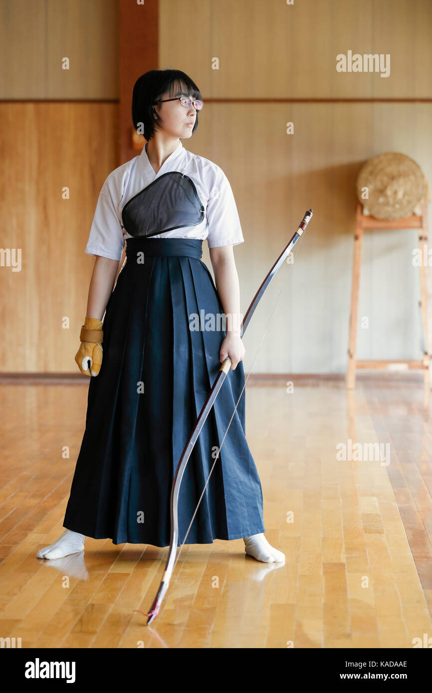 Japanese traditional Kyudo archery athlete practicing Stock Photo - Alamy