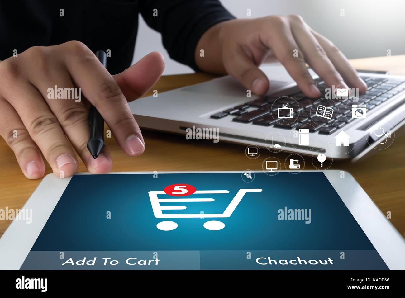 Business people use Technology Ecommerce Internet Global Marketing ...