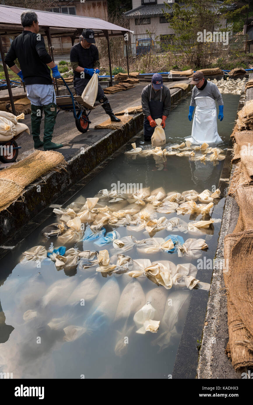 Japan Hot Spring Men Stock Photos & Japan Hot Spring Men Stock Images ...