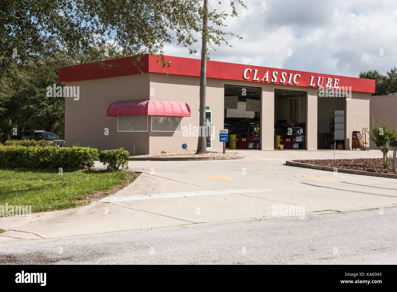 Classic Lube Vehicle Oil Change located in Mount Dora, Florida USA ...