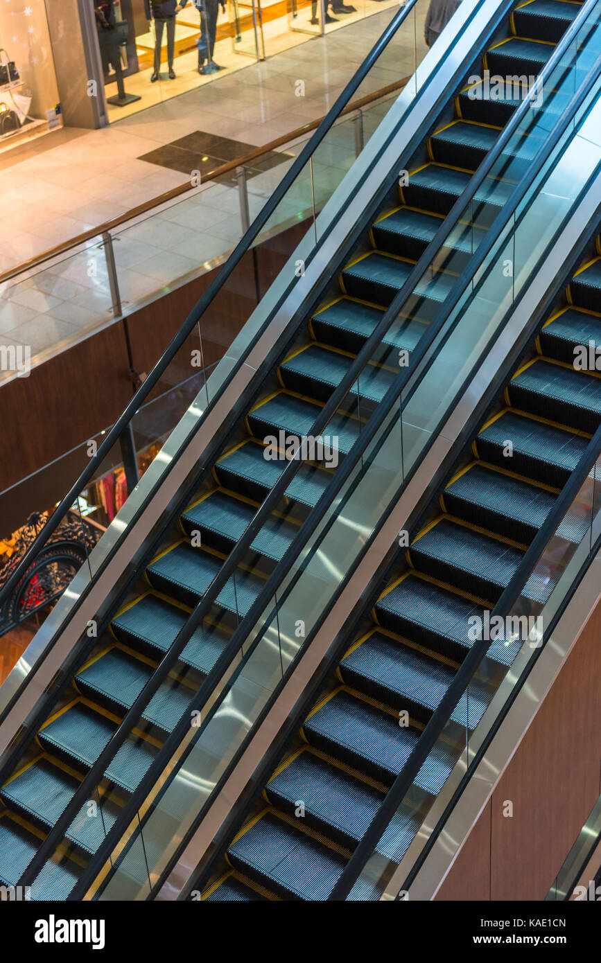 Shopping Mall Escalators Stock Photos & Shopping Mall Escalators Stock ...