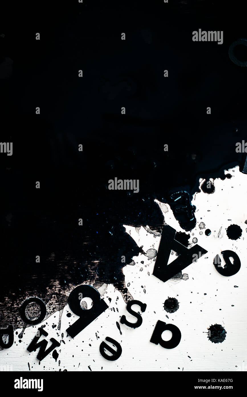 Scattered letters hi-res stock photography and images - Alamy