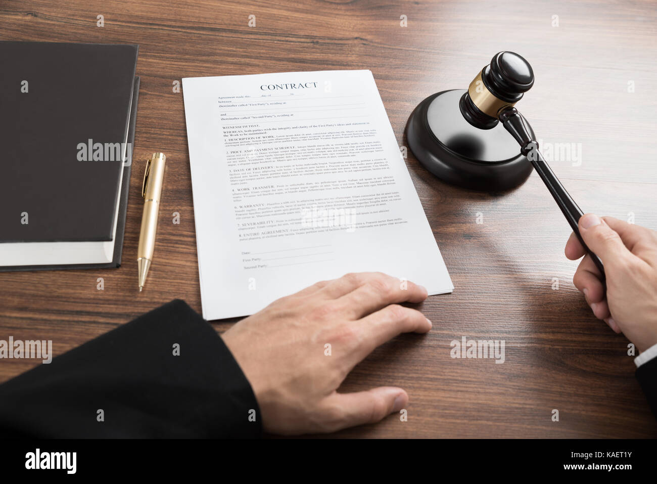 Judge view hi-res stock photography and images - Alamy