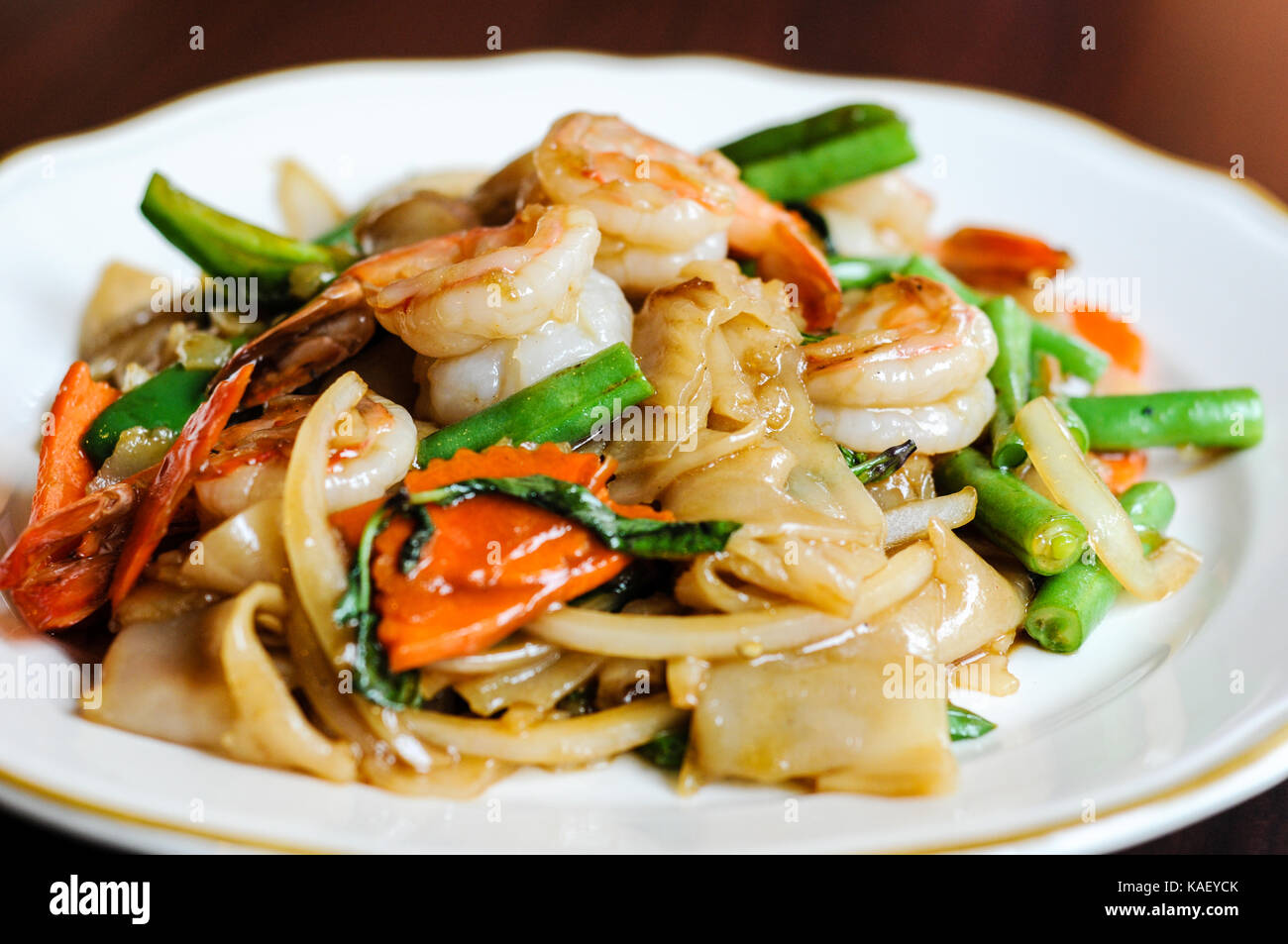 Pad Khee Mao, Stir-fried with wide rice noodles, hot peppers, carrots ...