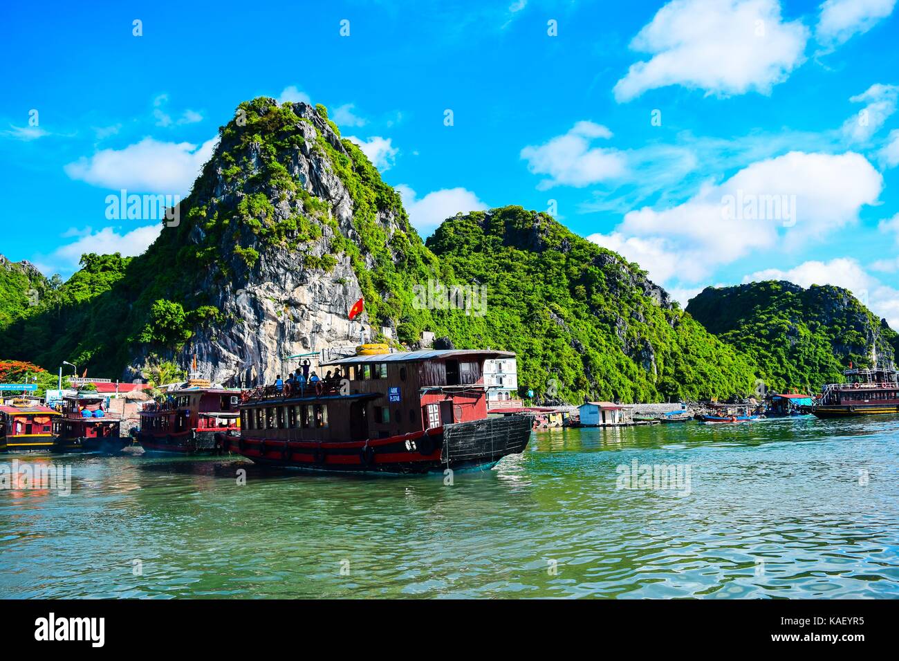 Floating village and rock islands in Halong Bay, Vietnam, Southeast ...