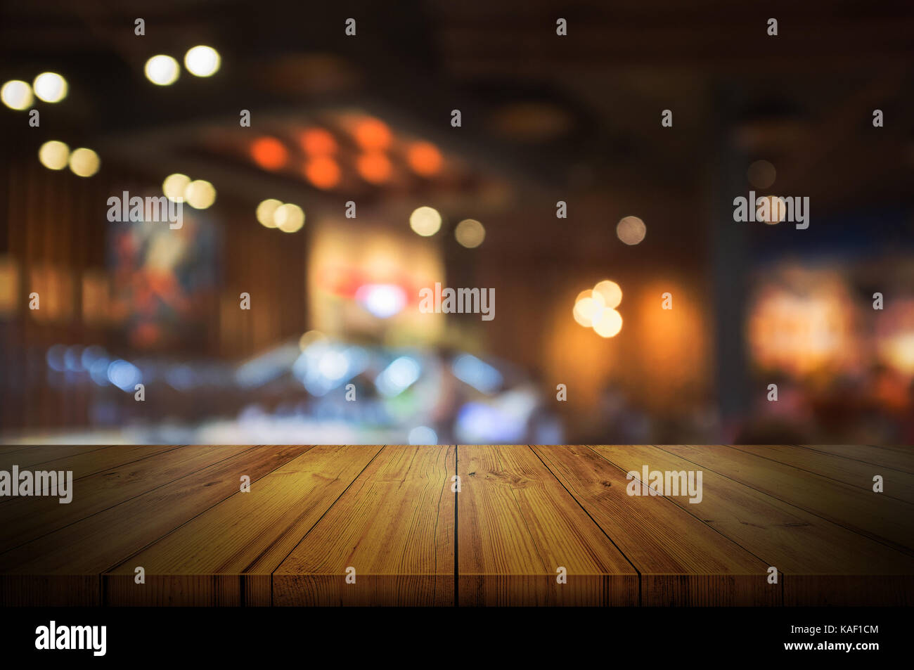 Empty dark shop interior hi-res stock photography and images - Alamy