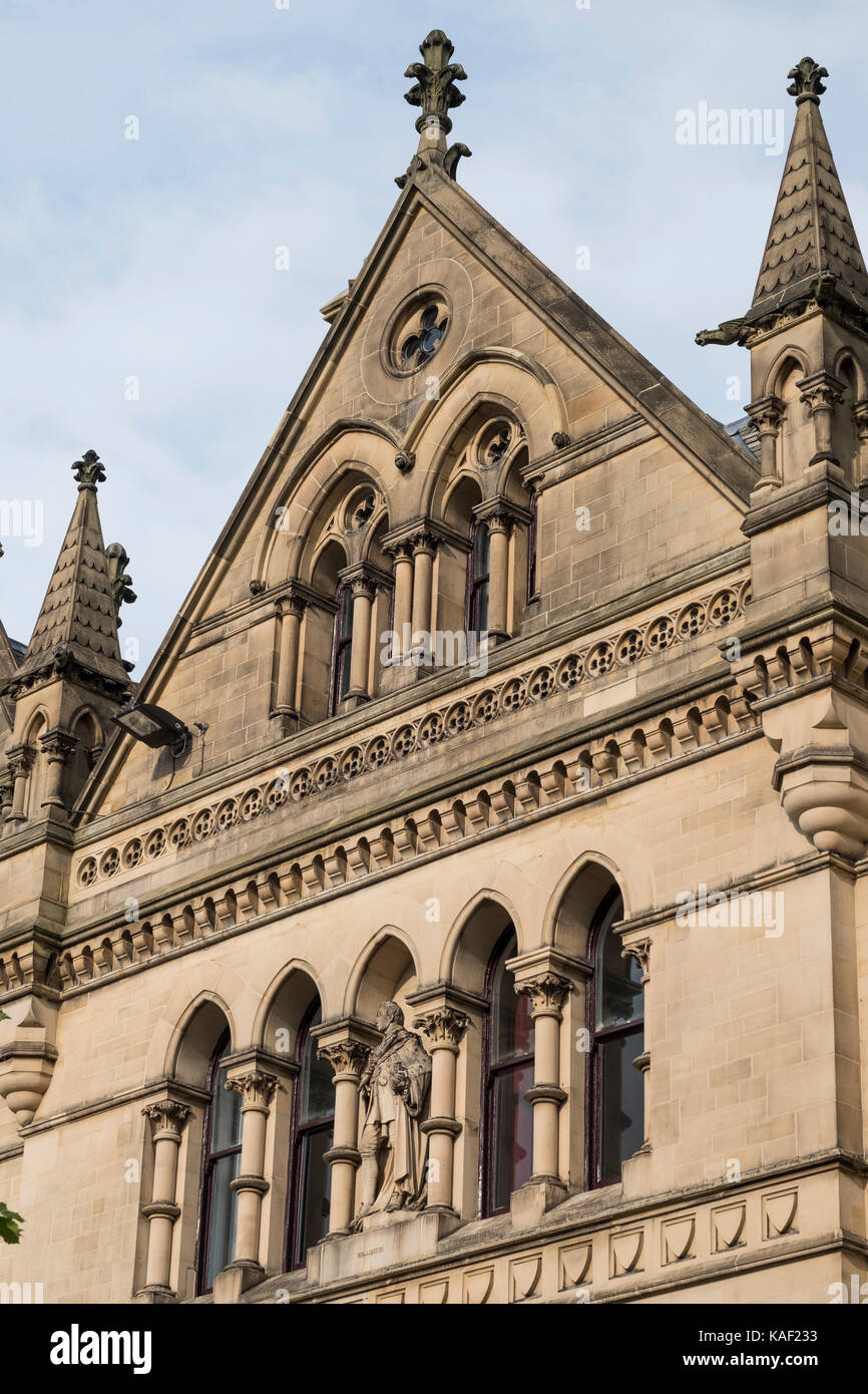 Architectural details on Bradford City Hall Stock Photo - Alamy