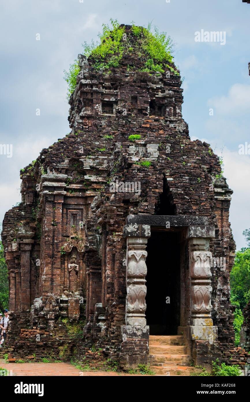Indigenous vietnamese temple hi-res stock photography and images - Alamy