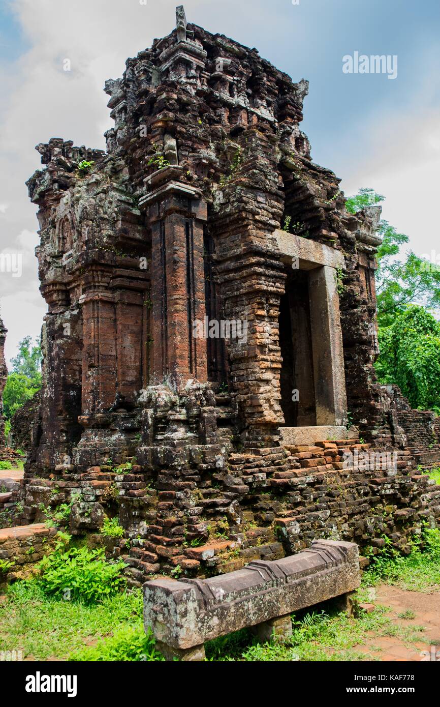 Indigenous vietnamese temple hi-res stock photography and images - Alamy