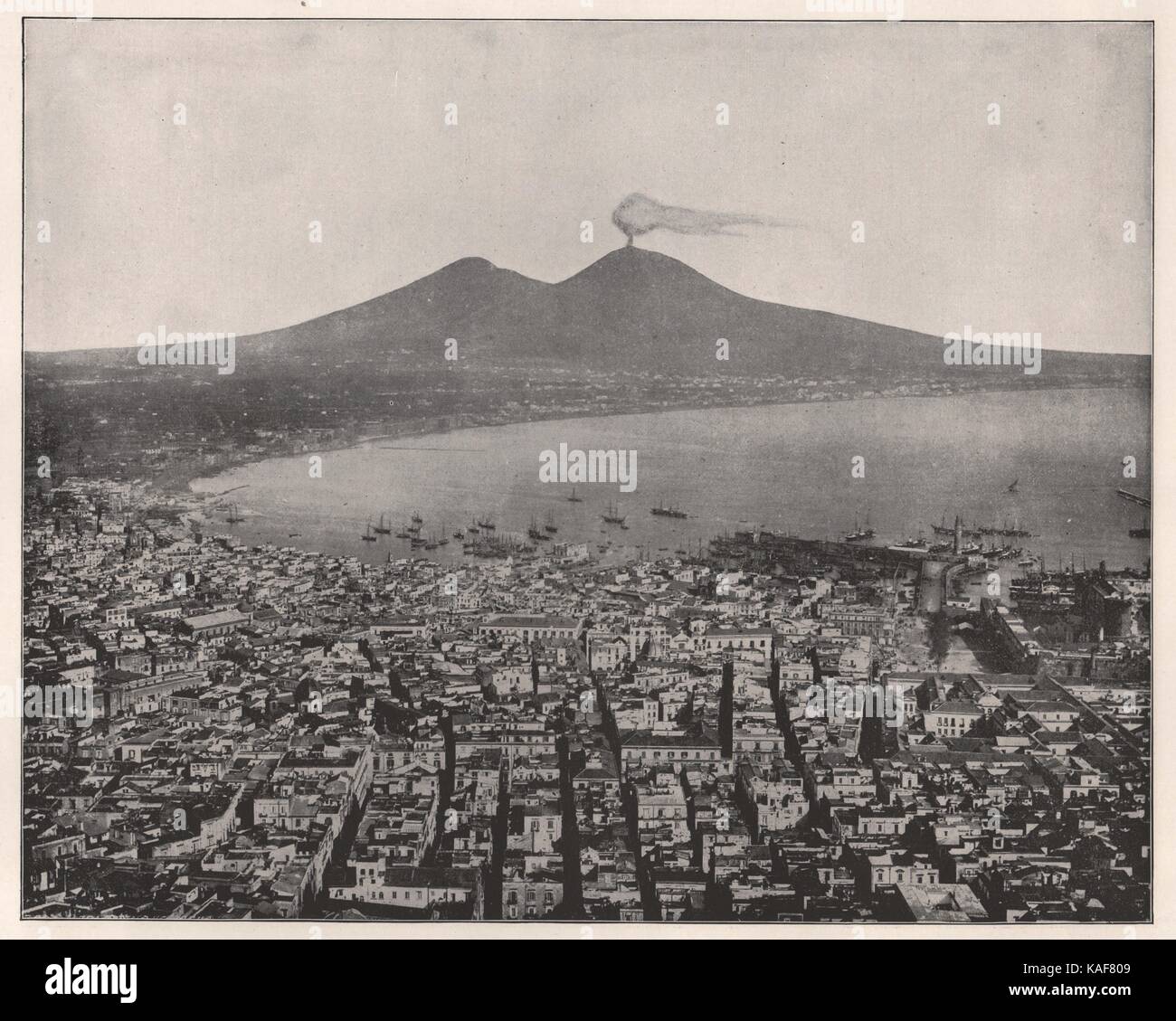 Vintage naples bay hi-res stock photography and images - Alamy