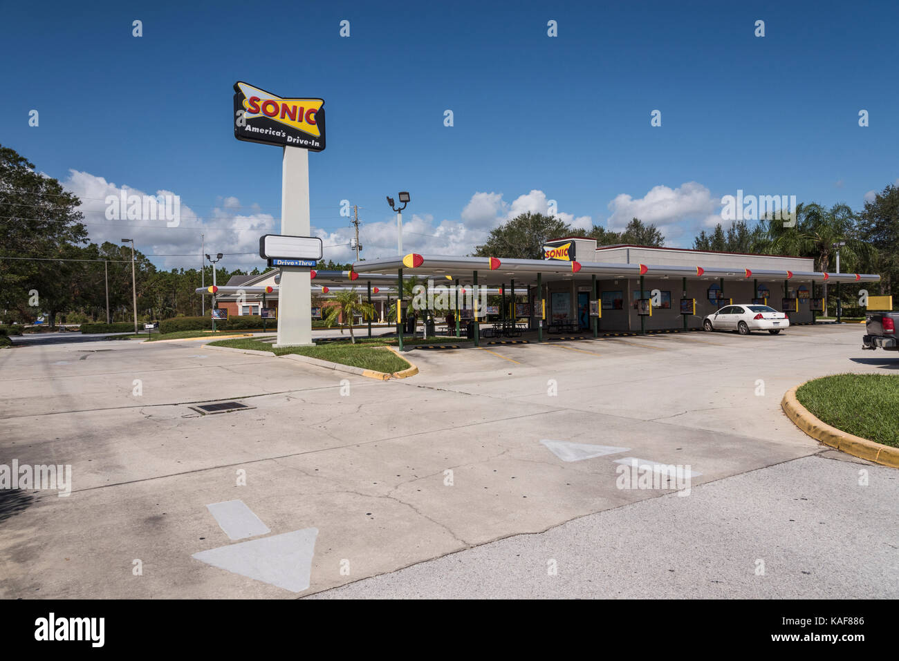 Sonic drive in hi-res stock photography and images - Alamy