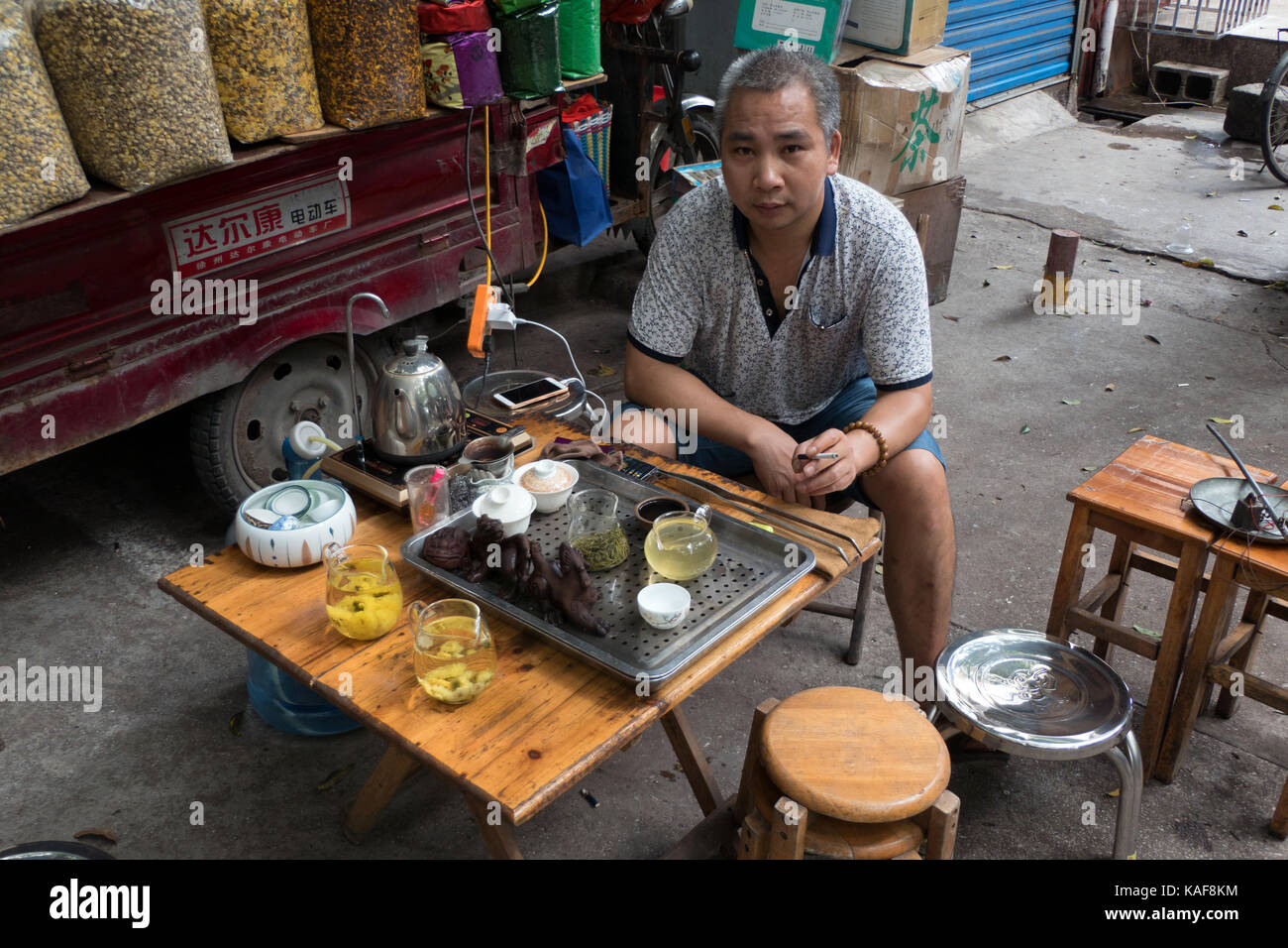 Chinese tea drinking culture hi-res stock photography and images - Alamy