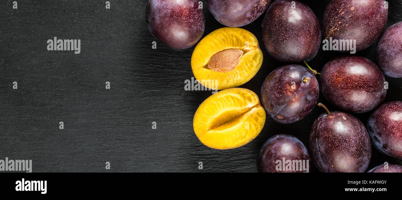 Fresh blue plums Stock Photo - Alamy