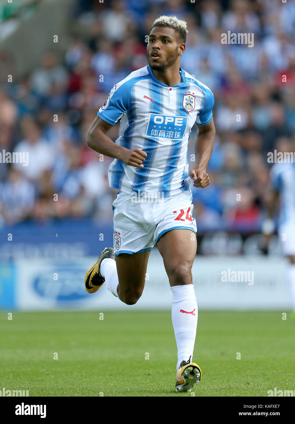 Steve mounie of huddersfield town hi-res stock photography and images ...