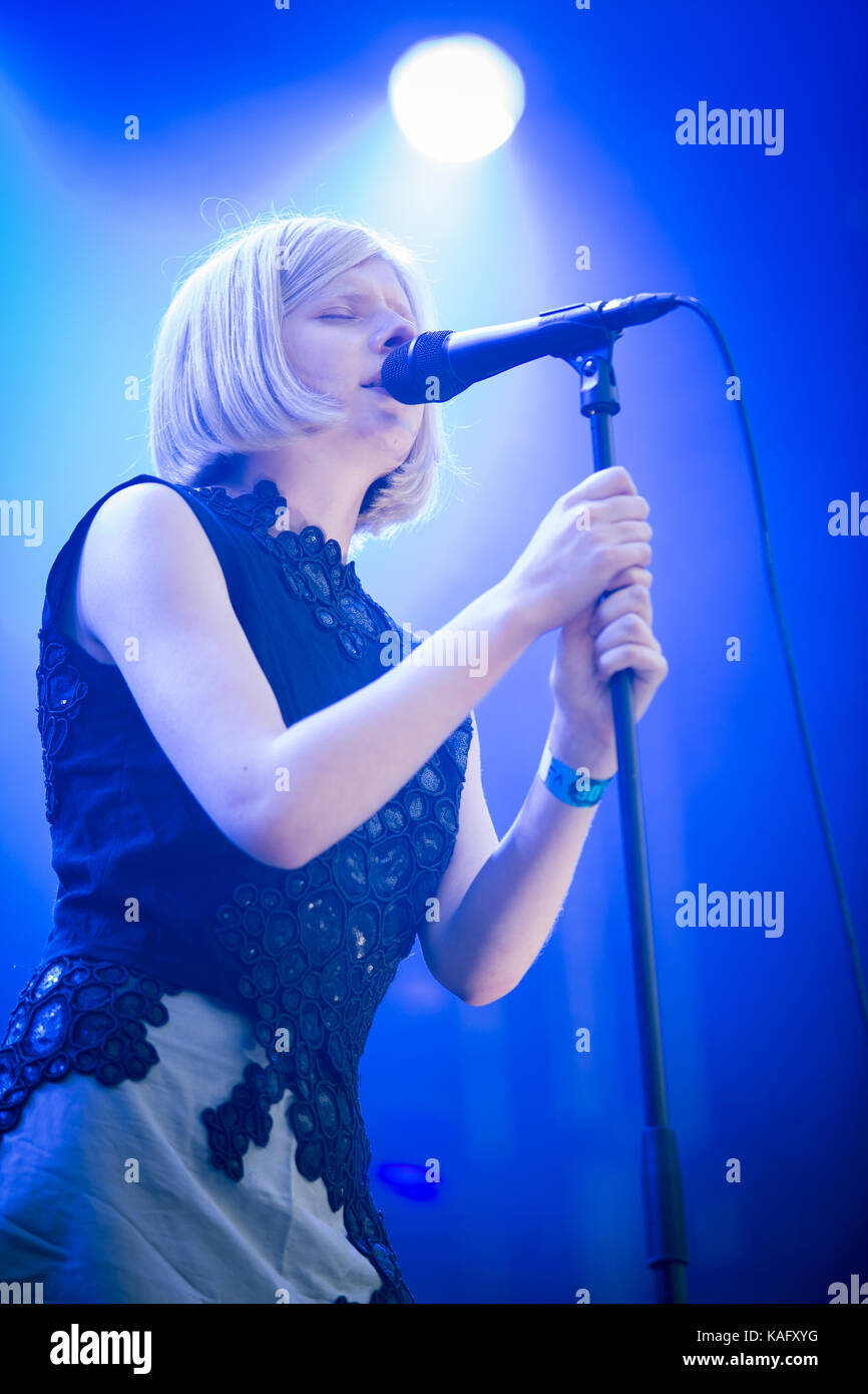 Young pop singer songwriter hi-res stock photography and images - Alamy