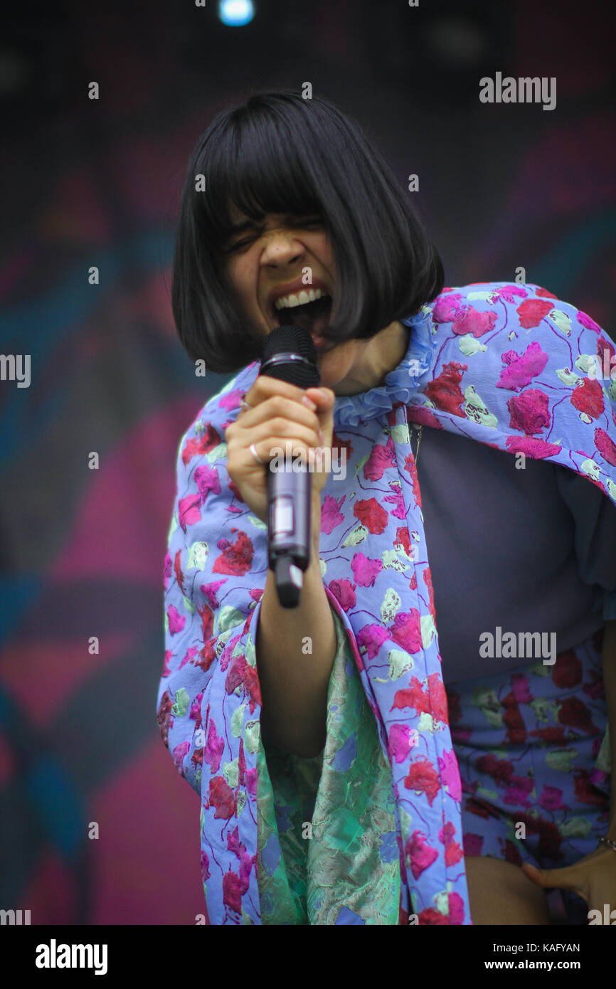 British pakistani hi-res stock photography and images - Alamy