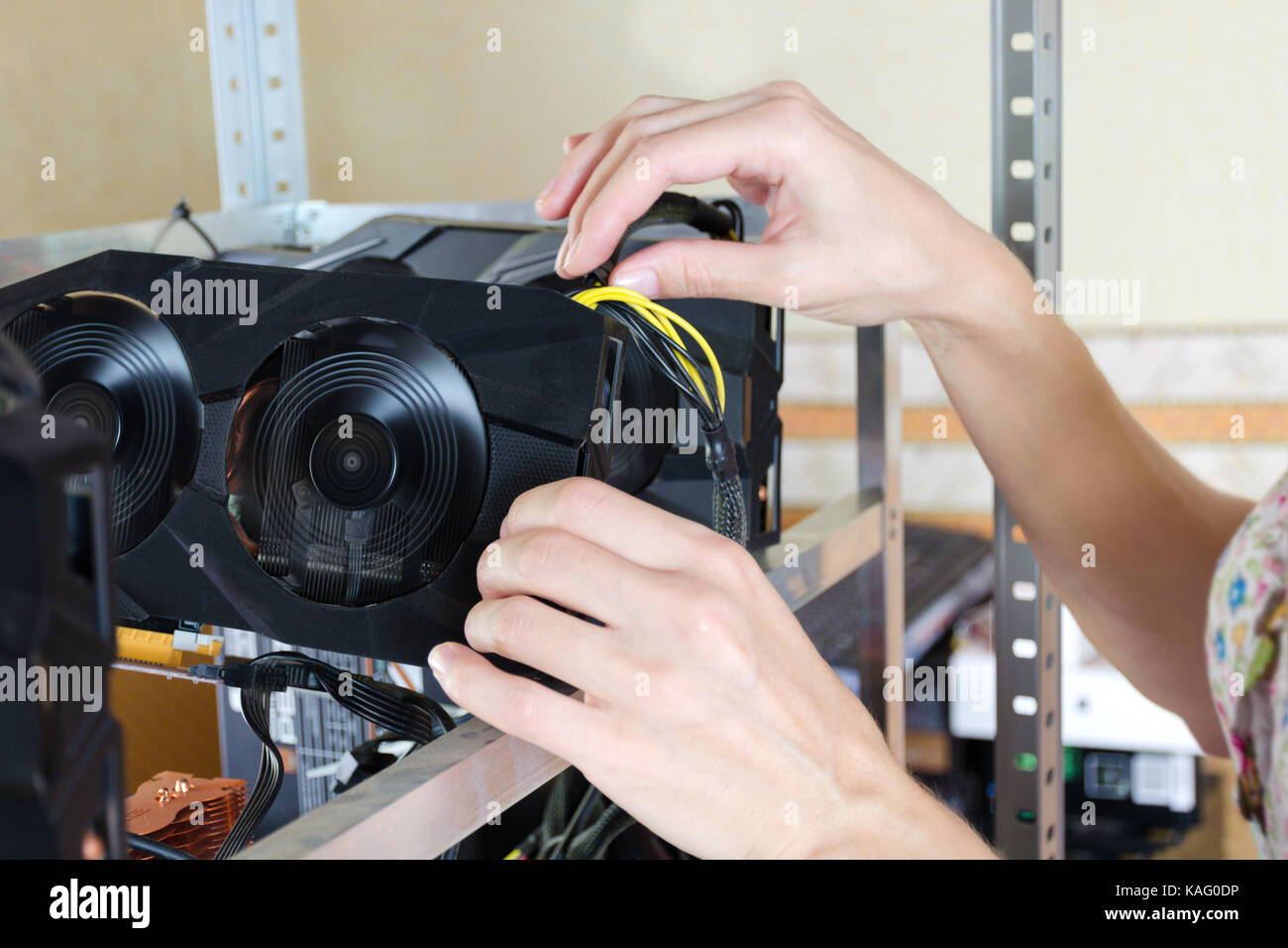 Womens hands touch correct hi-res stock photography and images - Alamy