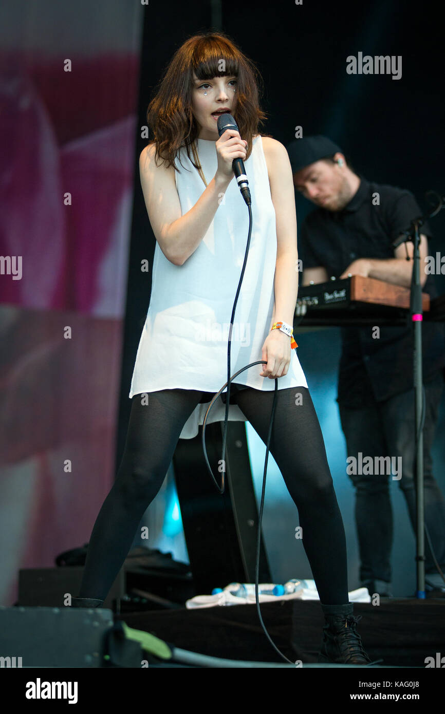Chvrches vocalist hi-res stock photography and images - Alamy