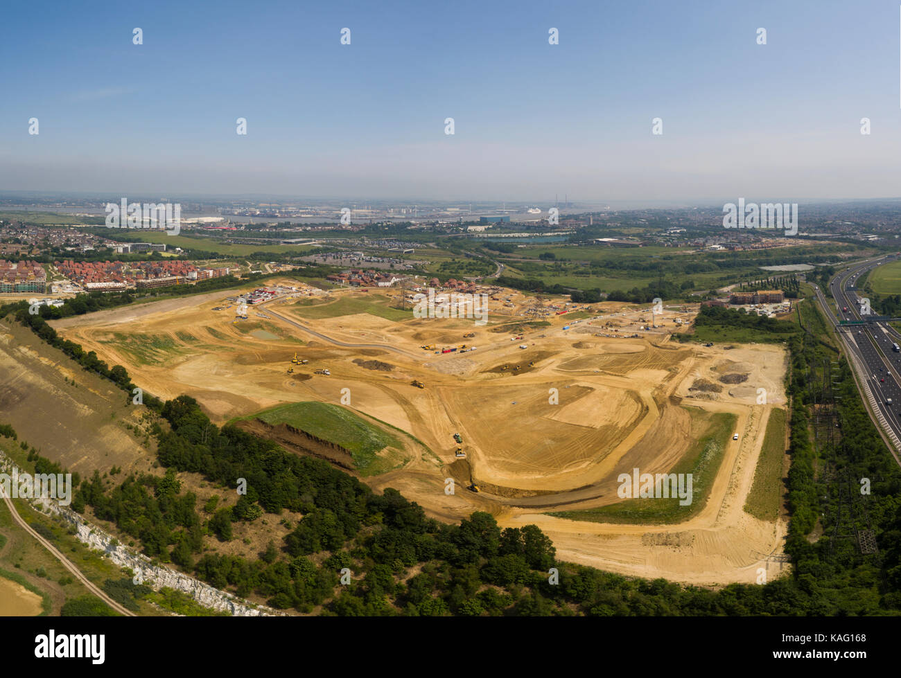 Redrow development hi-res stock photography and images - Alamy