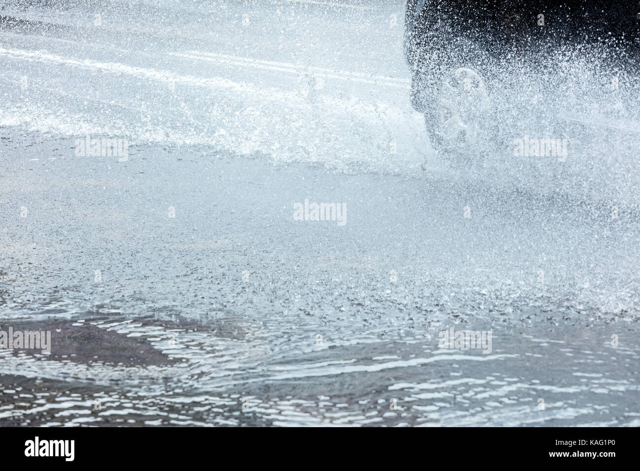 Car water splash hi-res stock photography and images - Alamy