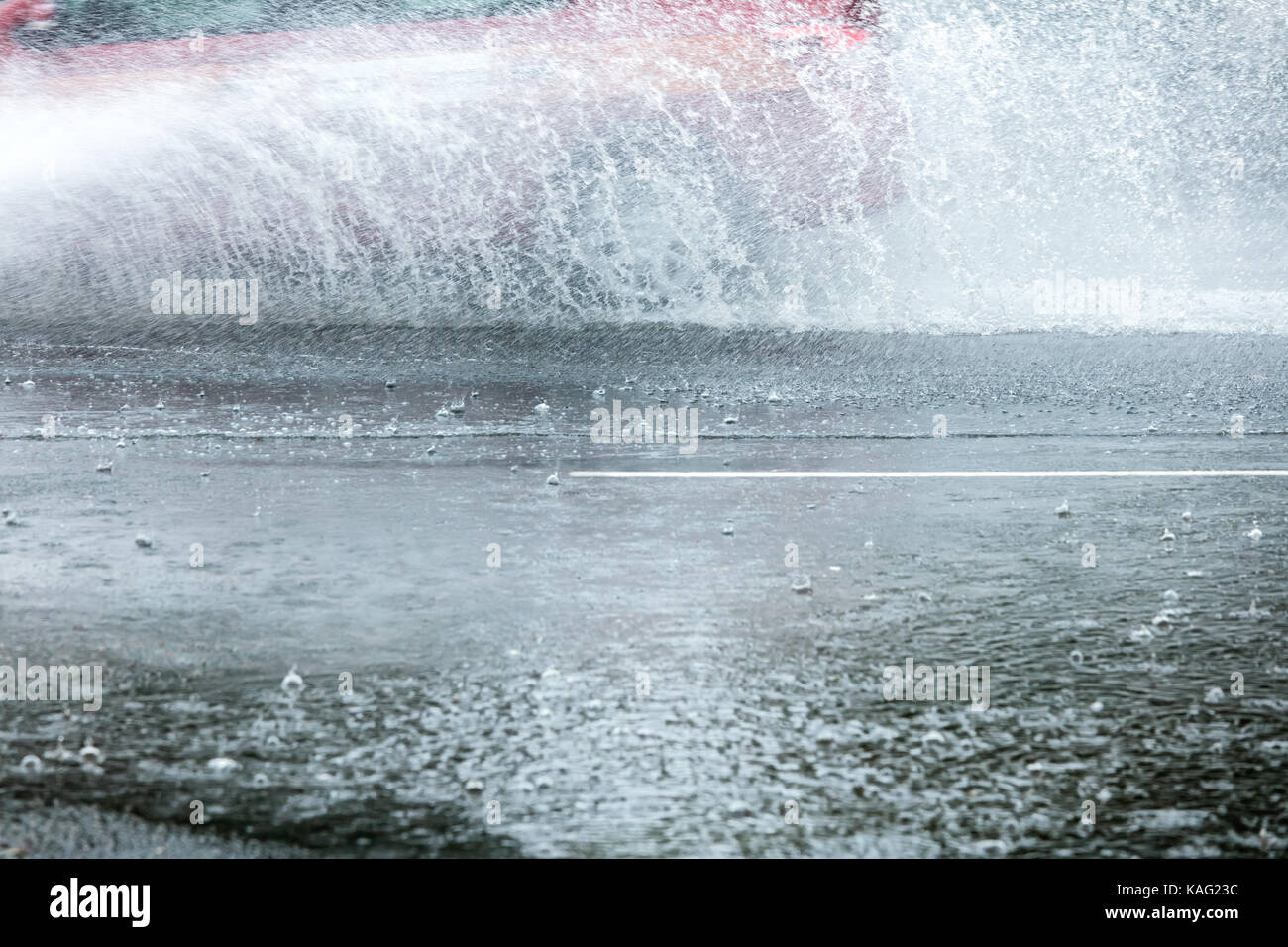 Car water splash hi-res stock photography and images - Alamy