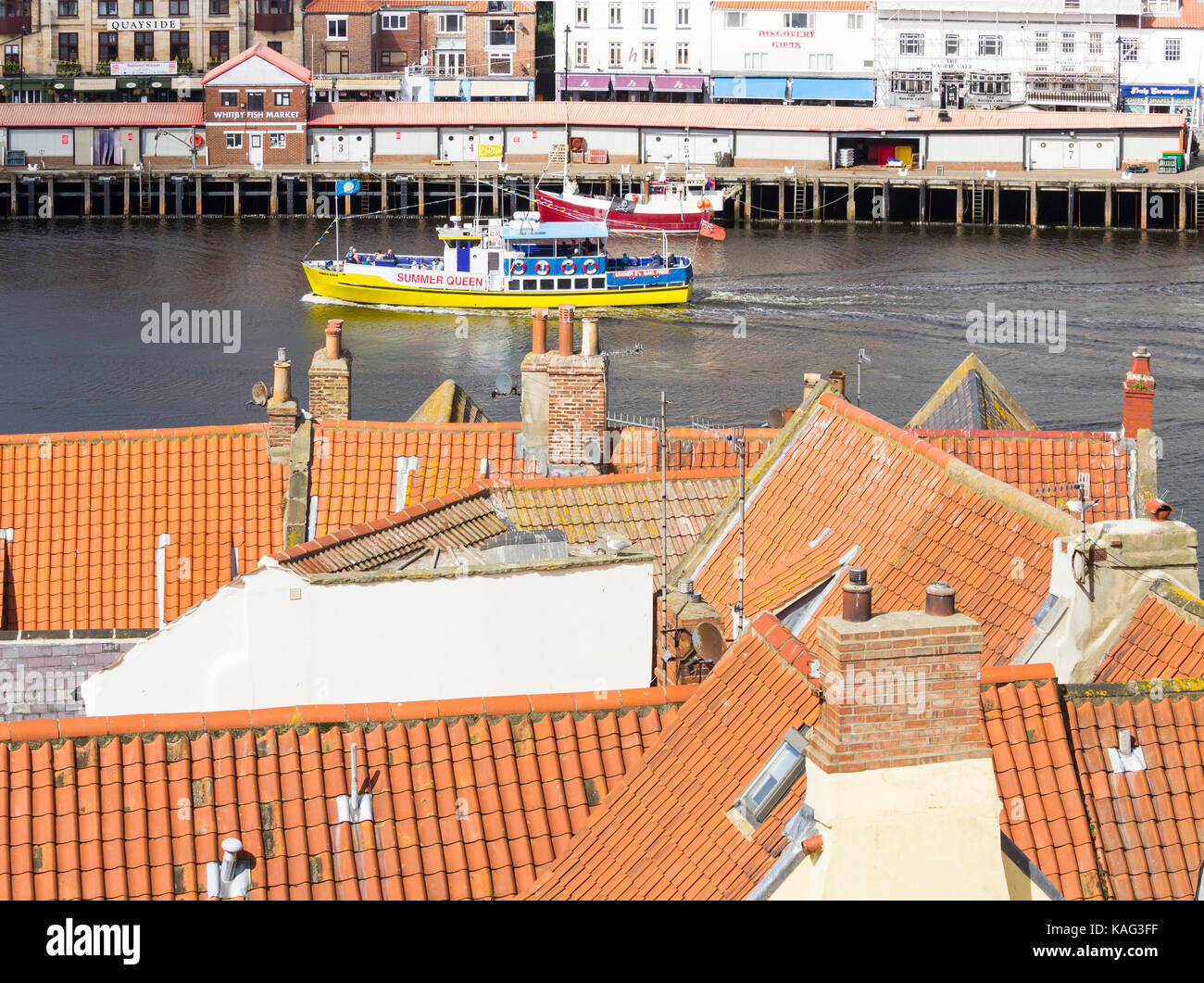 Whitby summer boats hi-res stock photography and images - Alamy