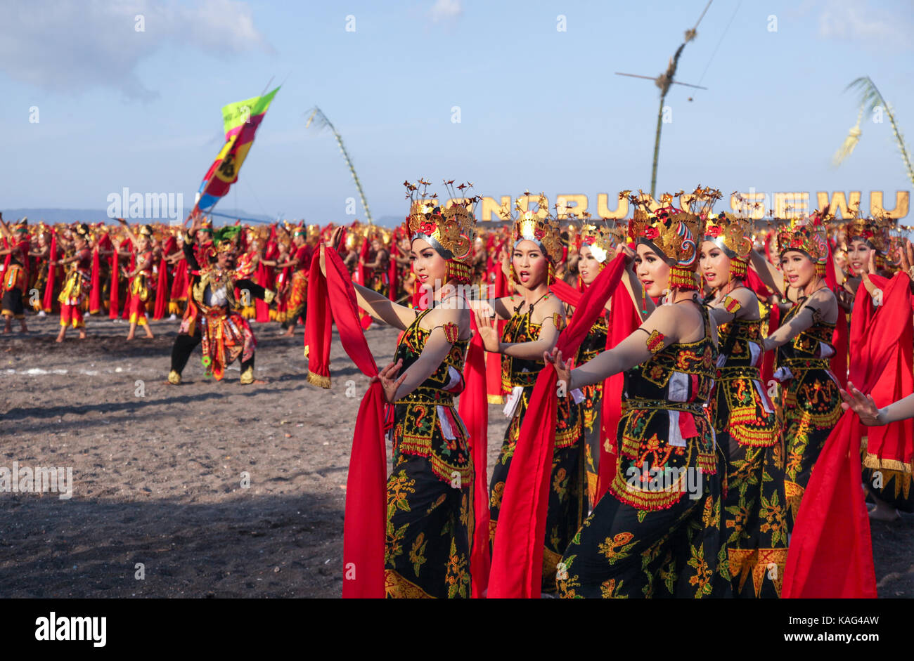Gandrung dancer hi-res stock photography and images - Alamy