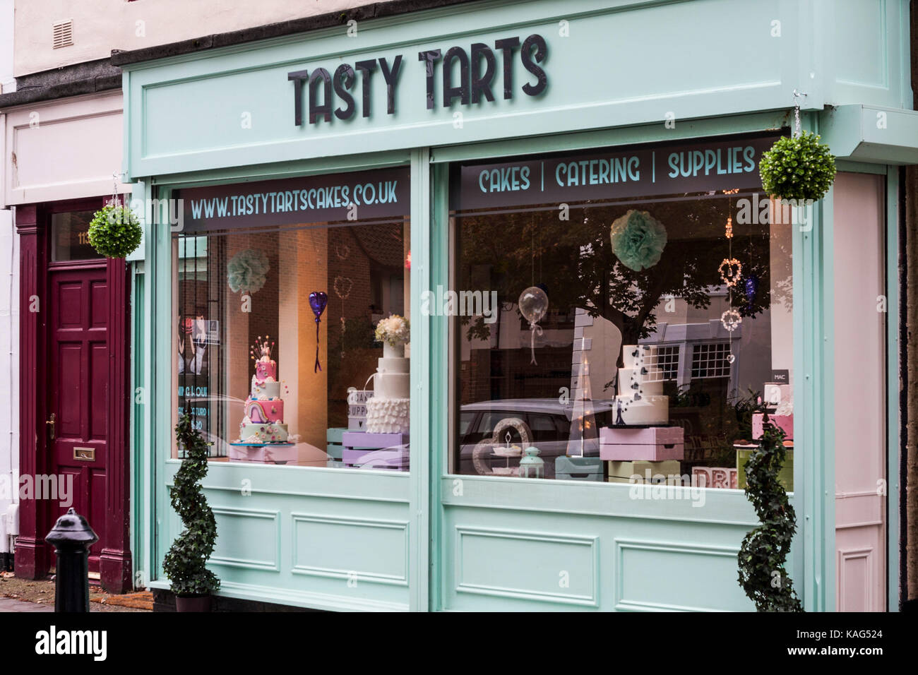 Uk tarts hi-res stock photography and images - Alamy