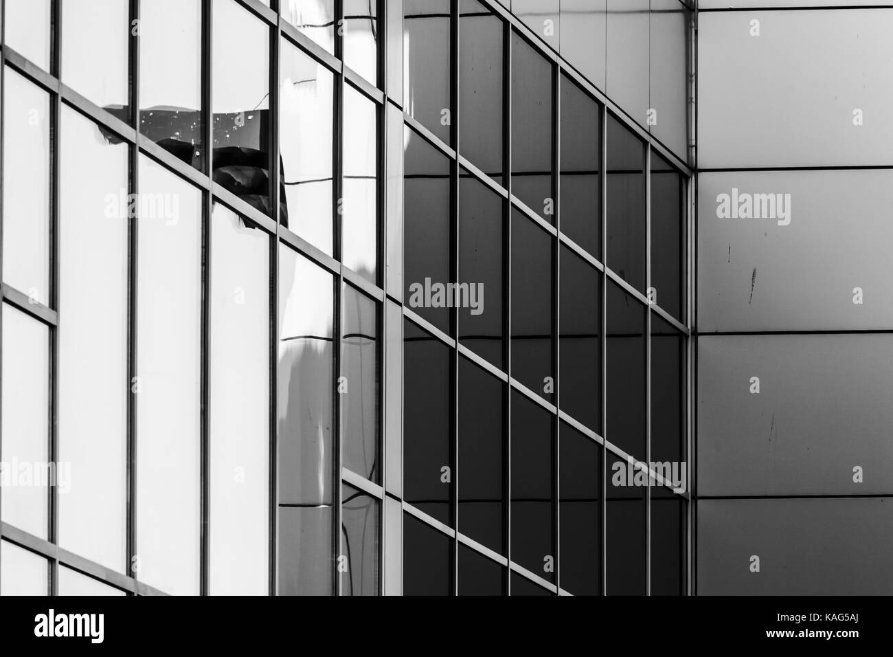 Straight lines in modern architecture Stock Photo - Alamy