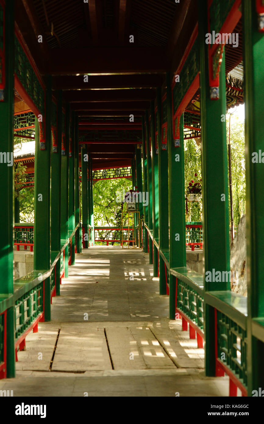 Steel corridor hi-res stock photography and images - Alamy
