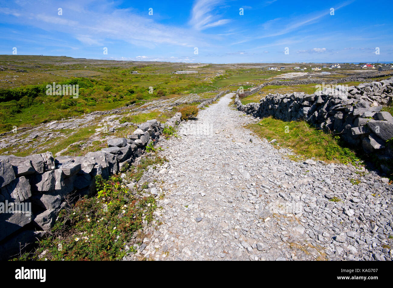 Island inishmore hi-res stock photography and images - Alamy
