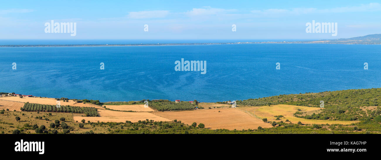 Varano lake hi-res stock photography and images - Alamy