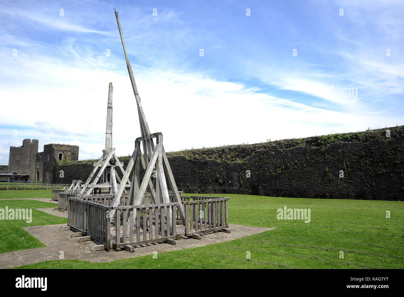 Siege engines hi-res stock photography and images - Alamy