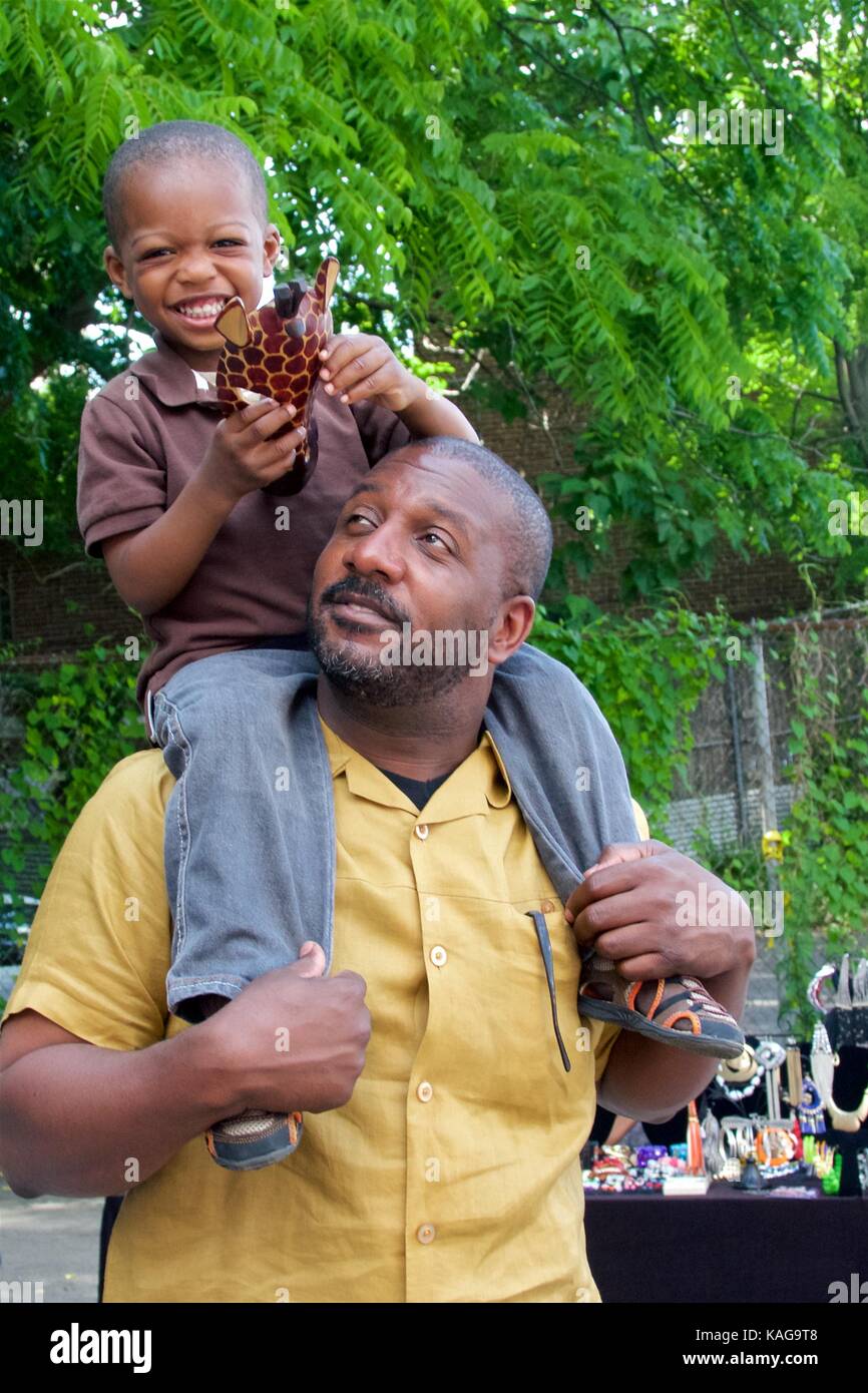 Tribal art father and son hi-res stock photography and images - Alamy