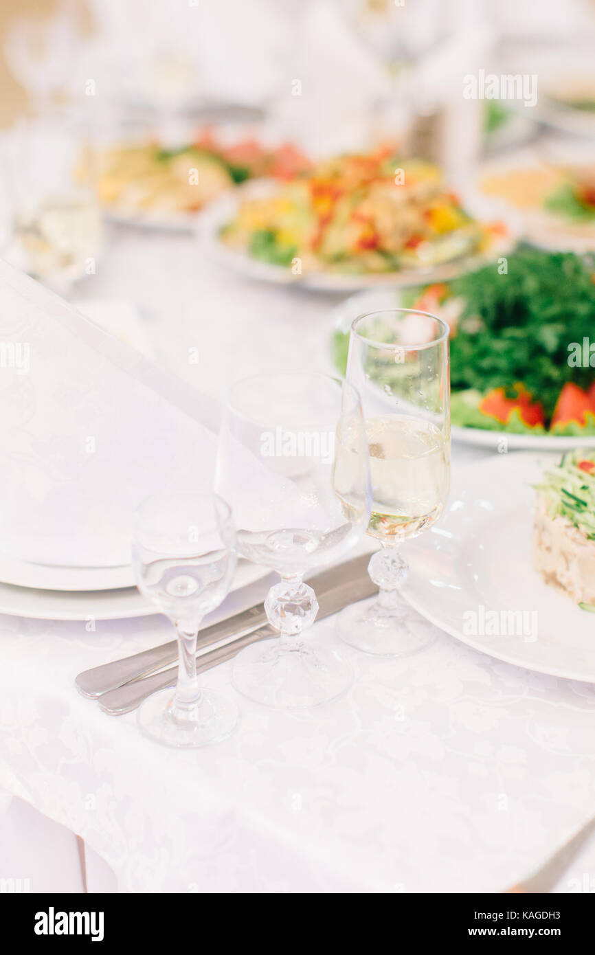 Banquet table setting. Catering table set. Elegance table set up ...