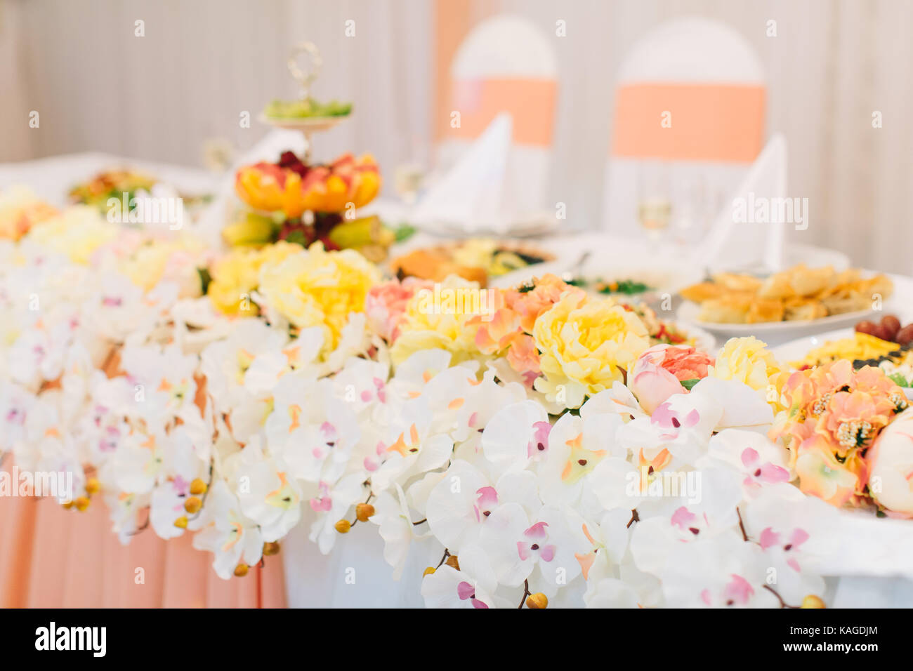 Banquet table setting. Catering table set. Elegance table set up ...