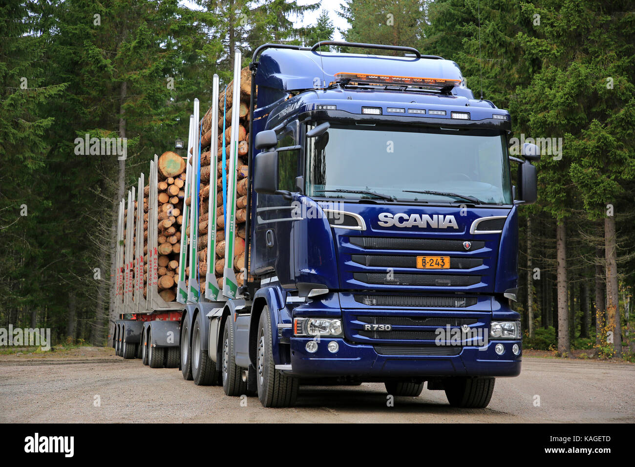 LAUKAA, FINLAND - SEPTEMBER 22, 2017: Dark blue Scania R730 logging ...