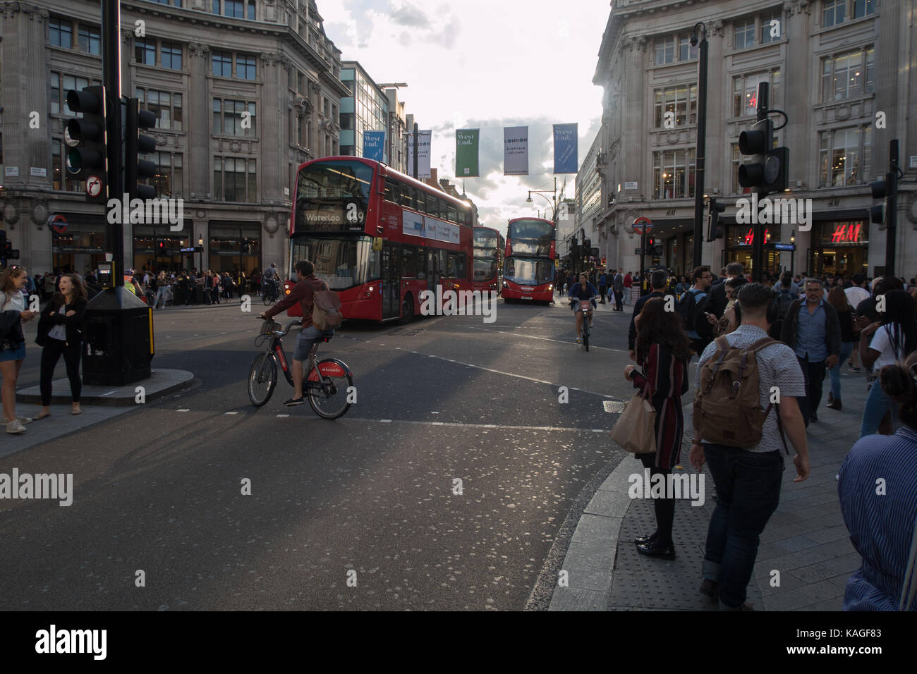 Oxford Circus pedestrian crossing Stock Photo - Alamy