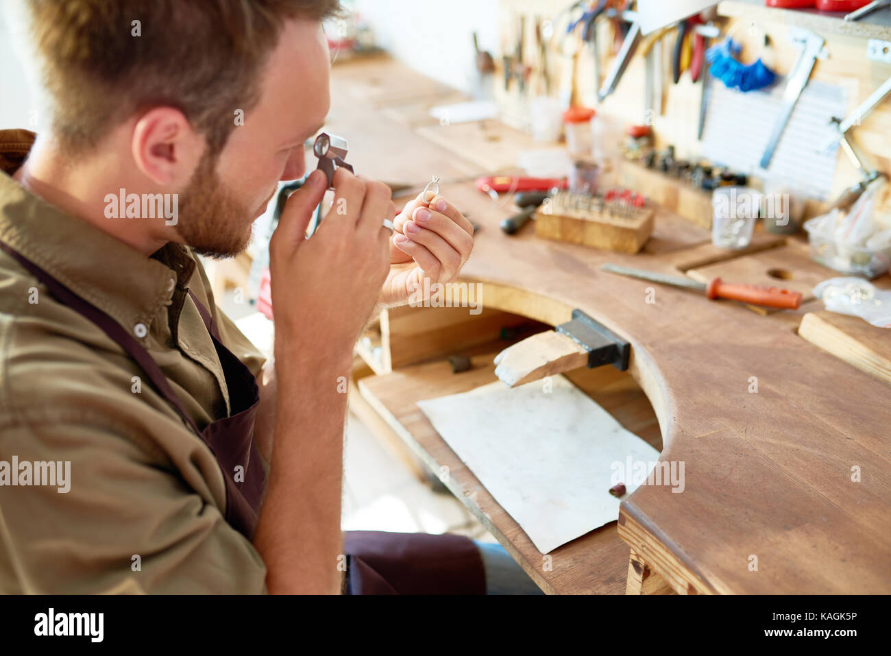 Inspecting jewelry hi-res stock photography and images - Alamy