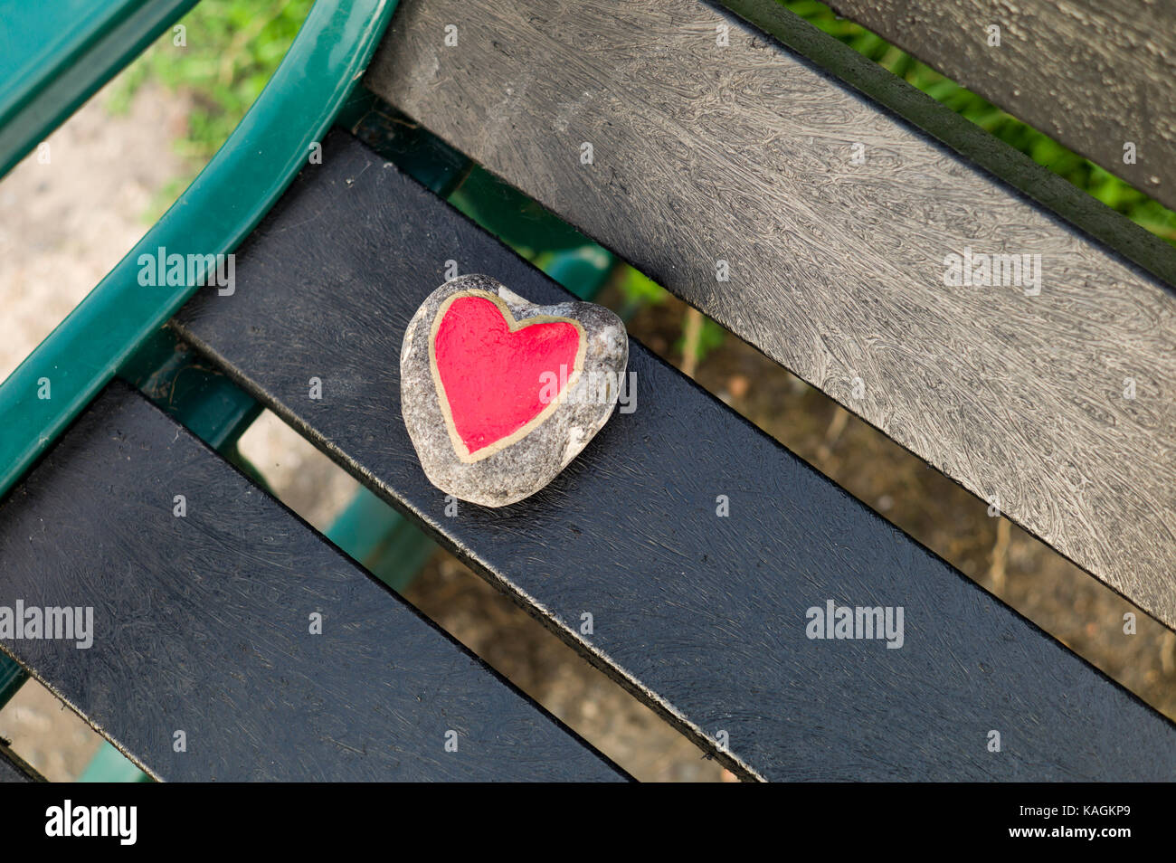 Hand painted bench hi-res stock photography and images - Alamy